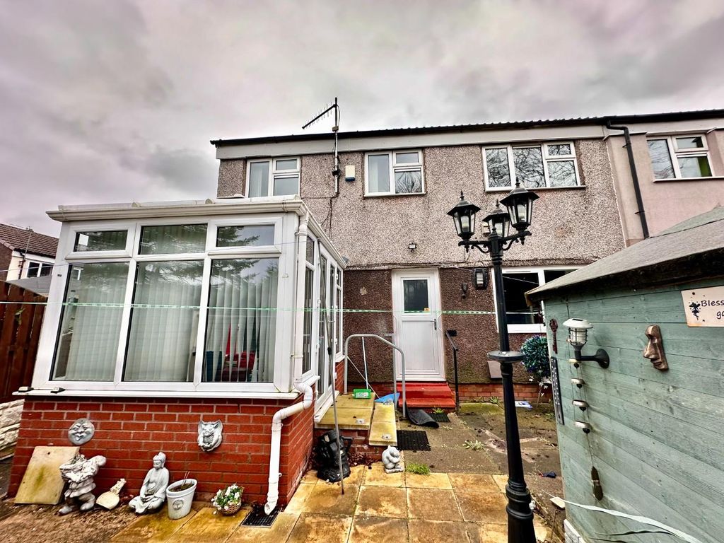 2 bed property for sale in Kingsbury Place, Burnley BB10, £65,000 - Zoopla