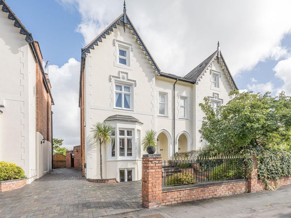 5 Bed Semi Detached House For Sale In Wentworth Road Harborne