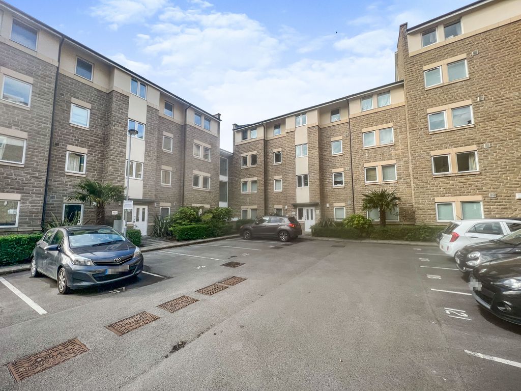 2 bed flat for sale in Cornmill View, Horsforth, Leeds LS18 - Zoopla