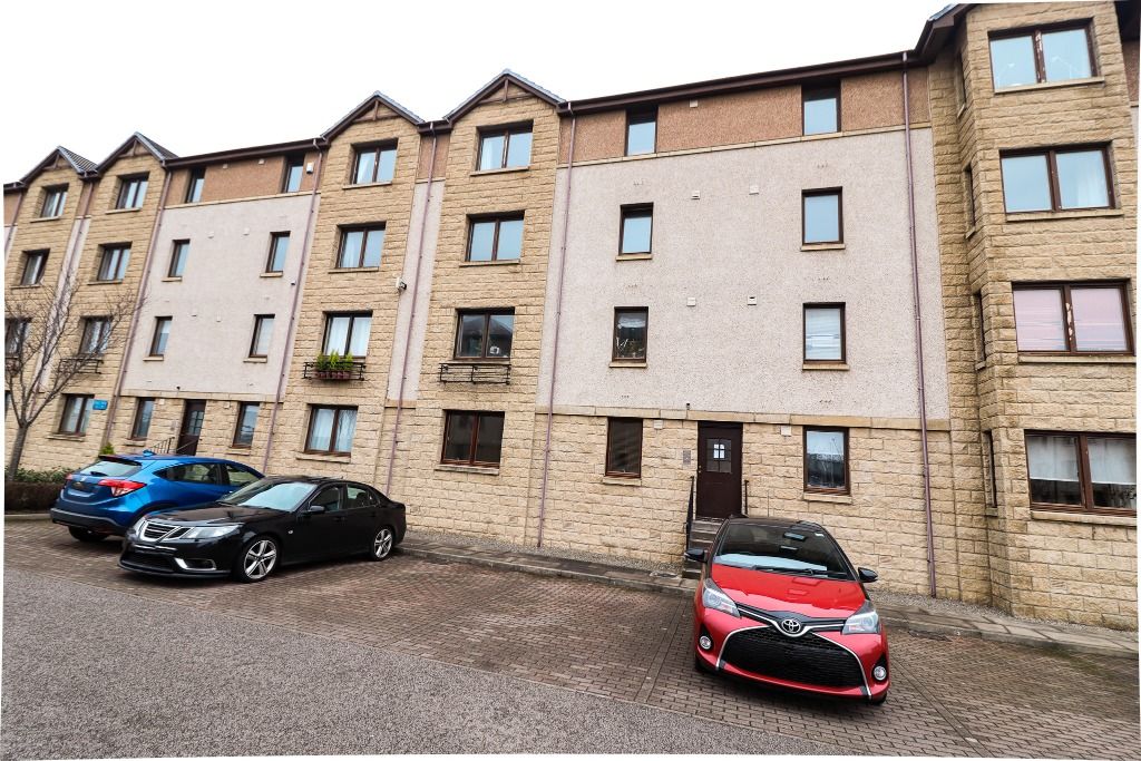 2 bed flat to rent in Links View, Aberdeen AB24, £750 pcm - Zoopla
