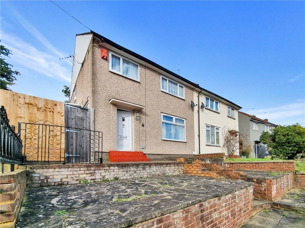 3 Bed Semi Detached House For Sale In Ravenscourt Road St Pauls Cray