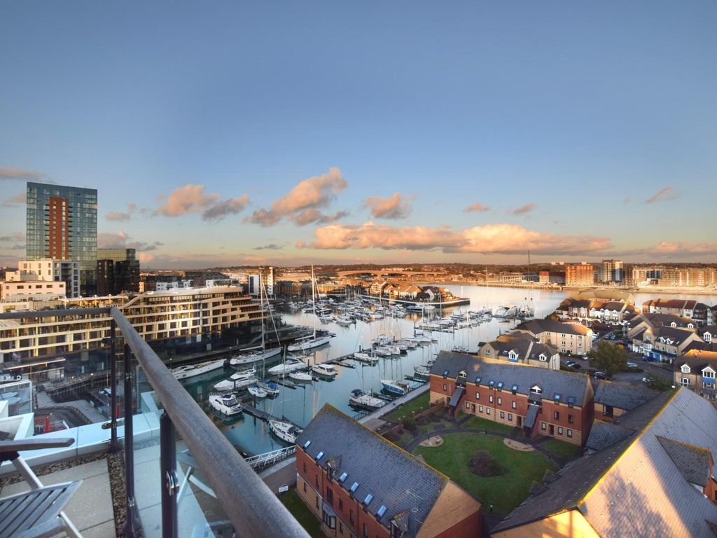 3 bed flat to rent in Sapphire Court, Ocean Way, Ocean Village ...