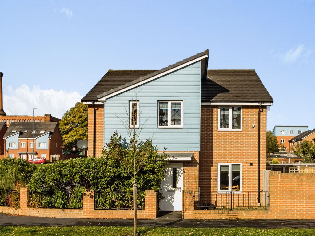 3 bed semi-detached house to rent in Sandal Street, Manchester M40, £ ...