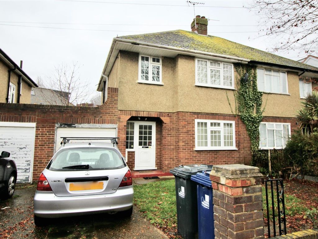 3 Bed Semi Detached House To Rent In Tangmere Gardens Yeading Hayes