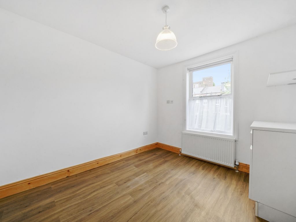 Room to rent in Fairfax Road, London N8, £910 pcm - Zoopla