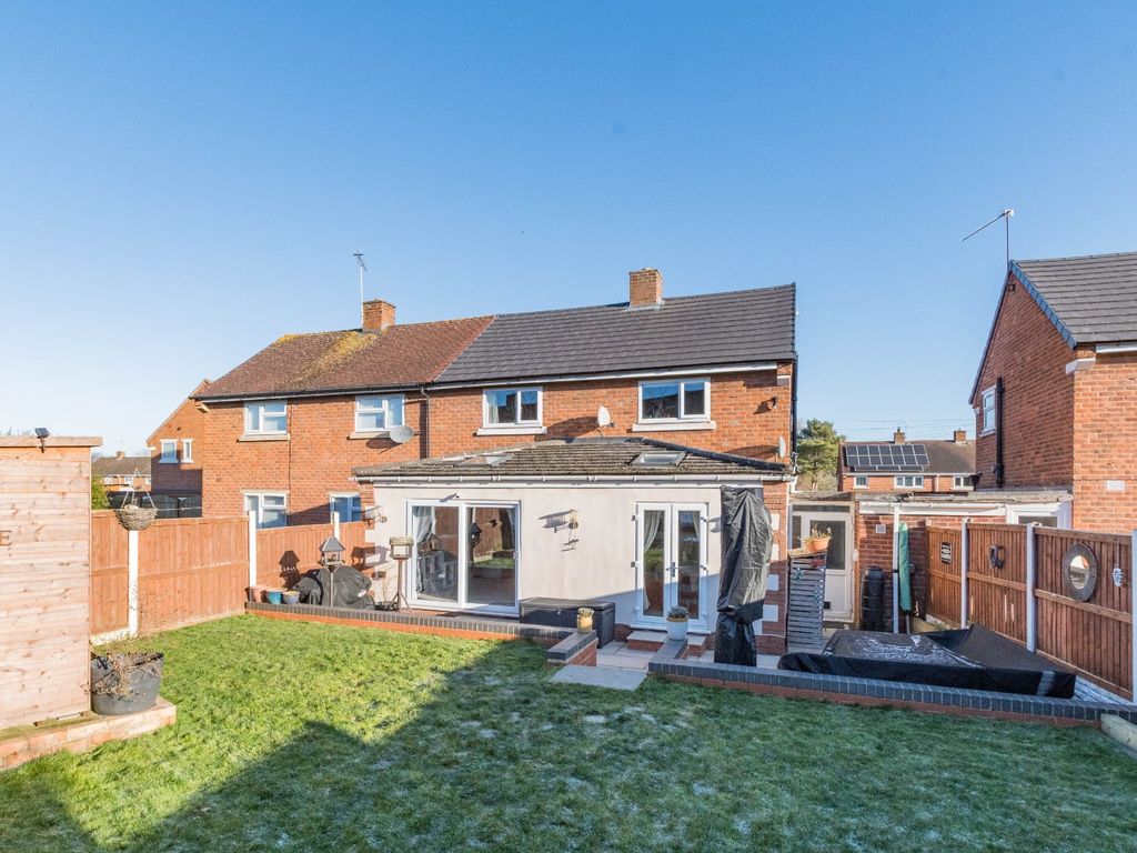 3 Bed Semi Detached House For Sale In Foxlydiate Crescent Batchley