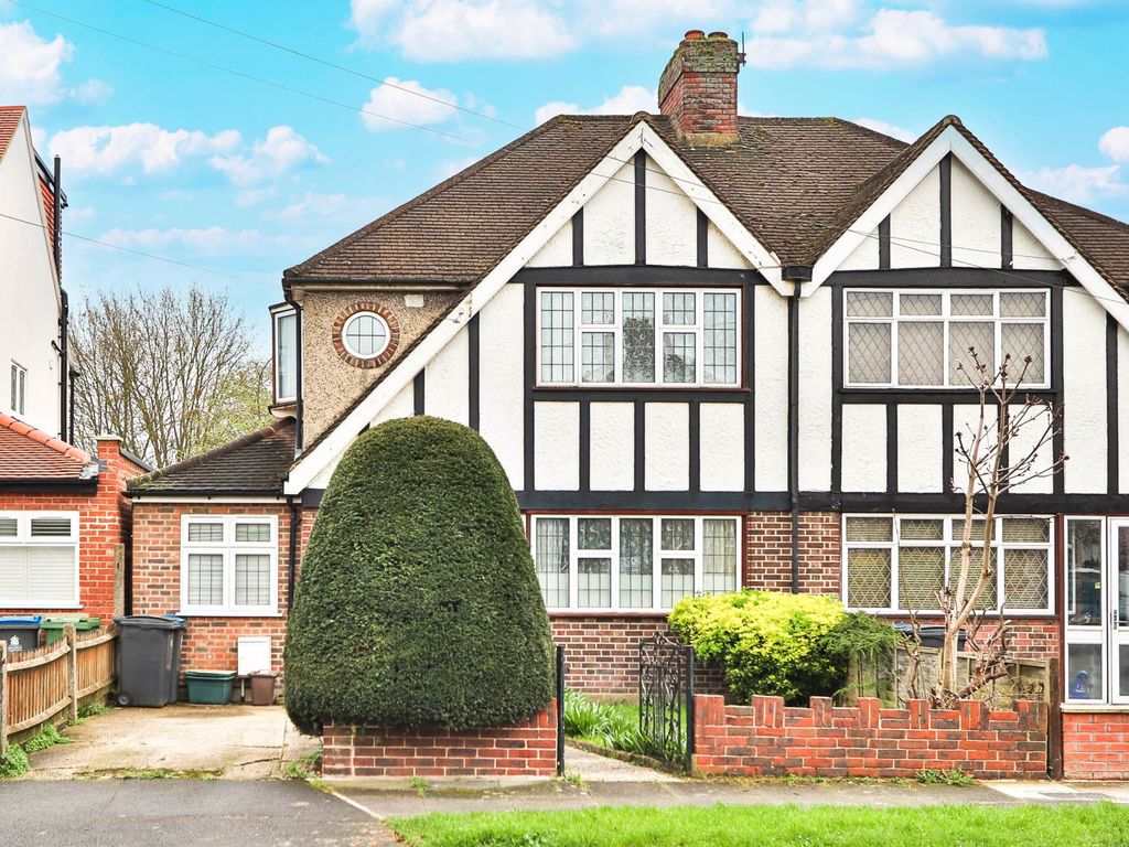 4 bed semi-detached house for sale in Glebe Gardens, New Malden KT3, £ ...