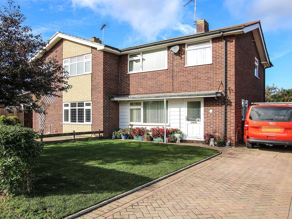 3 Bed Semi Detached House For Sale In Elizabeth Avenue Newmarket Cb8