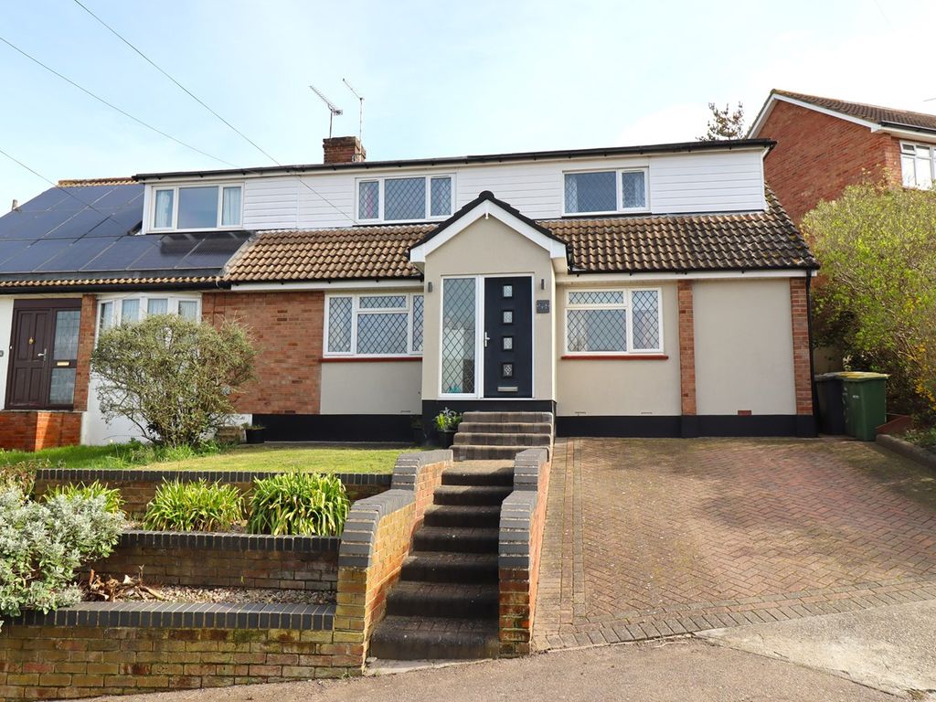 3 Bed Semi Detached House For Sale In Love Lane Rayleigh Ss6 £475 000