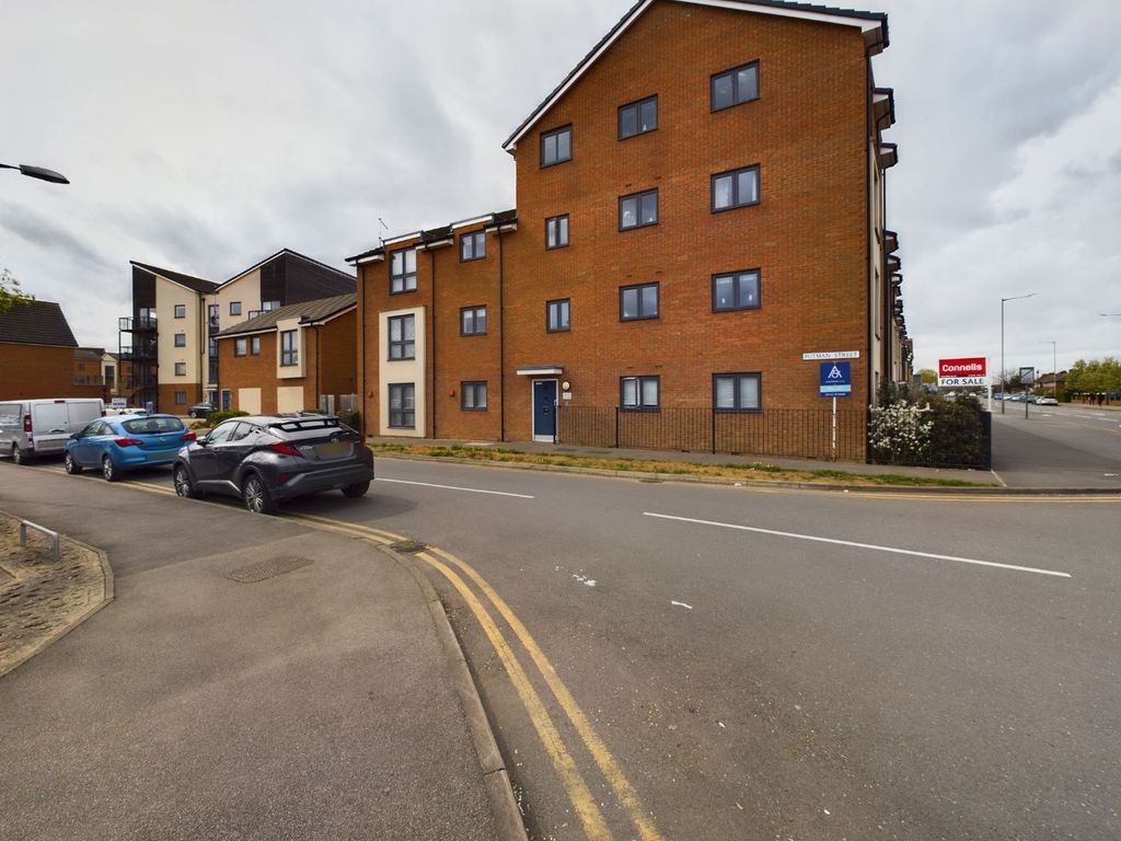 2 bed flat for sale in Putman Street, Aylesbury HP19 - Zoopla