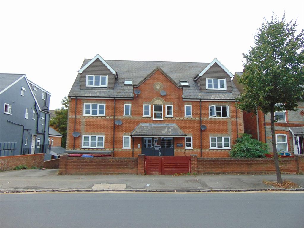 1 bed flat to rent in Addington Road, Reading RG1, £1,100 pcm - Zoopla