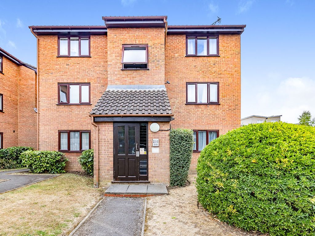 1 Bed Flat For Sale In Solar Court King Georges Avenue Watford