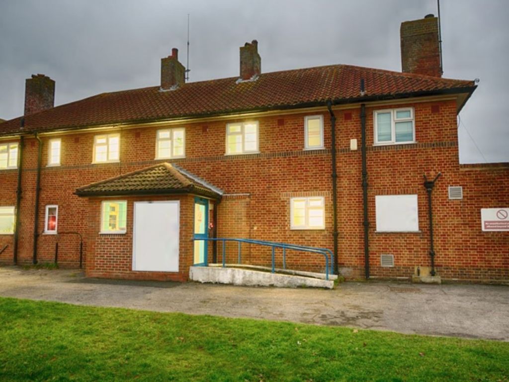 Office to let in North Road, Lancing BN15, £9,000 pa - Zoopla