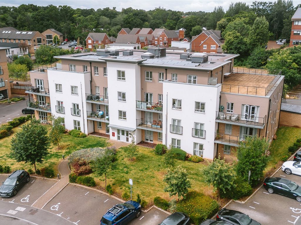 2 bed flat for sale in Fleming Place, Bracknell, Bracknell Forest RG12 ...