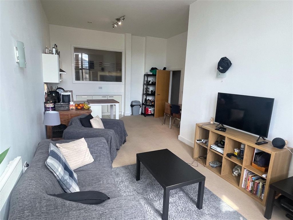 2 bed flat to rent in Dewsbury Road, Elland HX5 - Zoopla