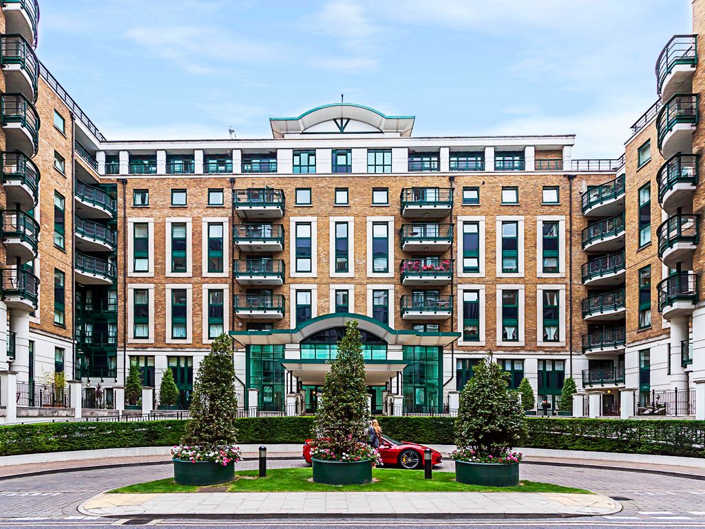 2 bed flat to rent in Warren House, Beckford Close, London W14, £3,250 ...