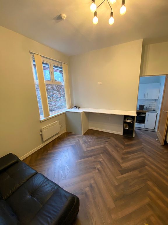 Studio to rent in Taff Embankment, Cardiff CF11, £750 pcm - Zoopla