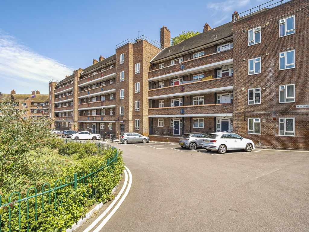 3 bed flat for sale in Tulse Hill, London SW2, £400,000 - Zoopla