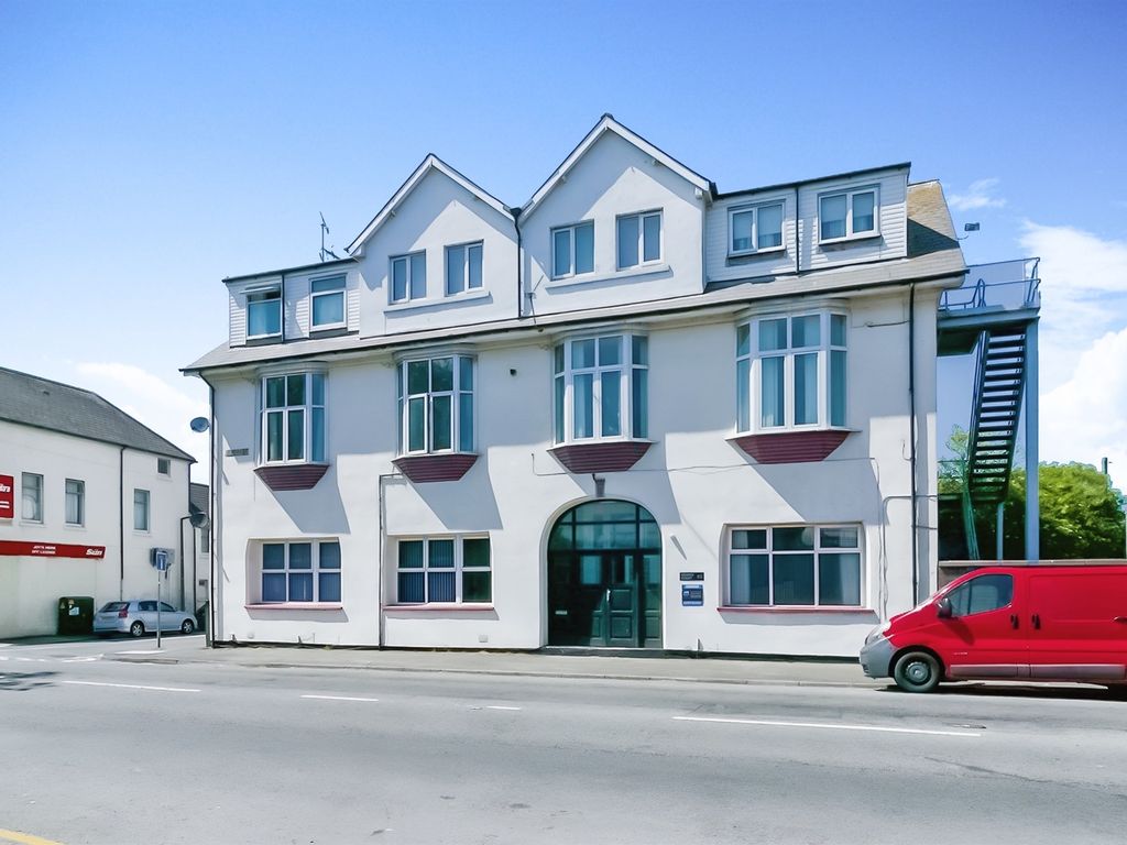 2 bed flat for sale in Cardiff Road, Barry CF63, £110,000 - Zoopla