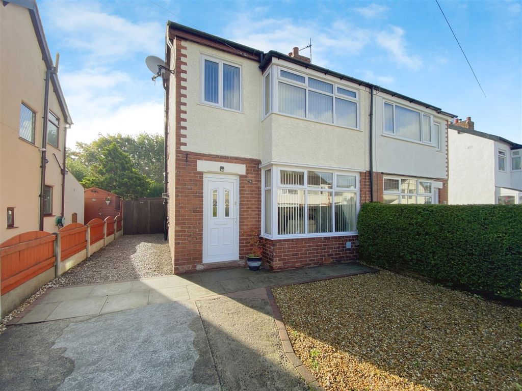 4 Bed Semi Detached House For Sale In Mayfield Avenue Lostock Hall