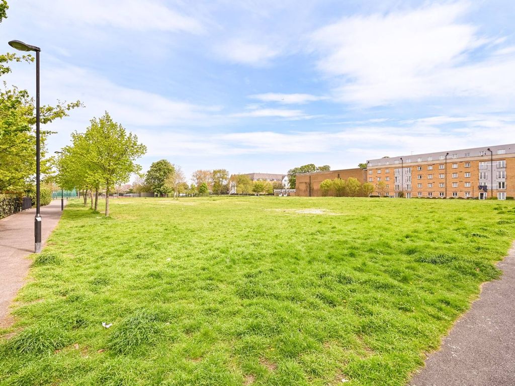 2 bed flat for sale in Academy Place, Isleworth TW7 - Zoopla