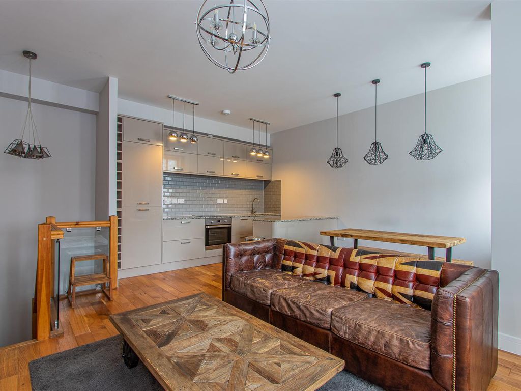 2 bed flat to rent in Howard Gardens, Roath, Cardiff CF24 - Zoopla