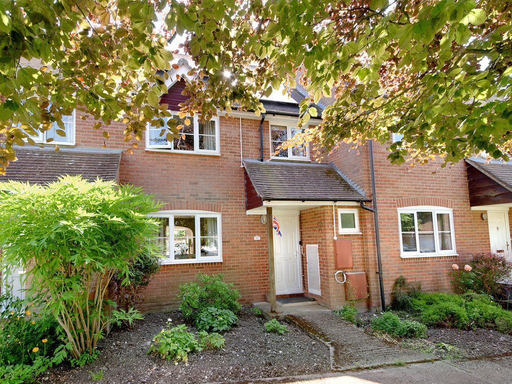 3 bed terraced house for sale in Orchard Green, Chilton Foliat ...