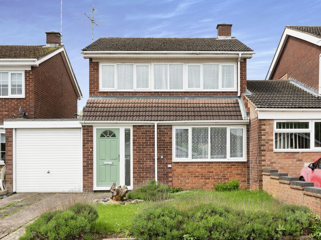 3 Bed Link Detached House For Sale In Baccara Grove Bletchley Milton