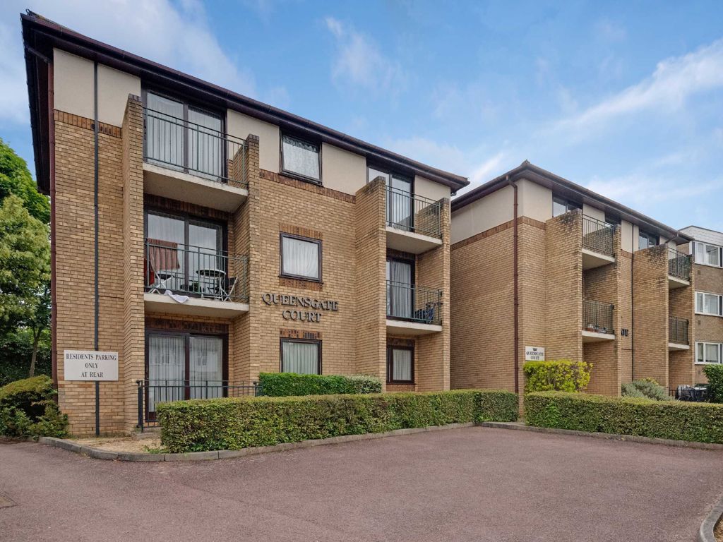 2 bed flat for sale in Alexandra Grove, London N12 - Zoopla