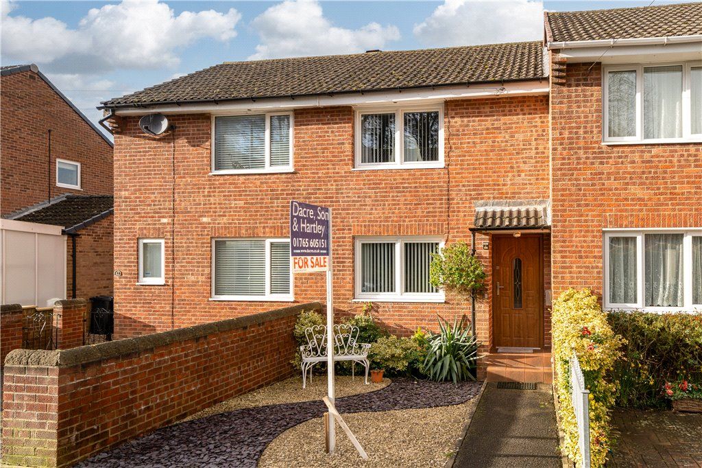 2 bed terraced house for sale in Moorside Dale, Ripon HG4, £220,000 ...
