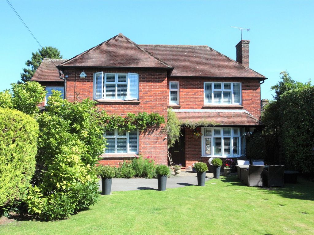 4 bed detached house for sale in Nursteed Road, Devizes, Wiltshire SN10, £725,000 - Zoopla