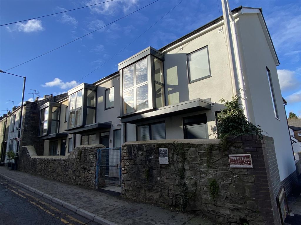 3 bed end terrace house to rent in Lower Church Street, Chepstow NP16, £1,450 pcm - Zoopla