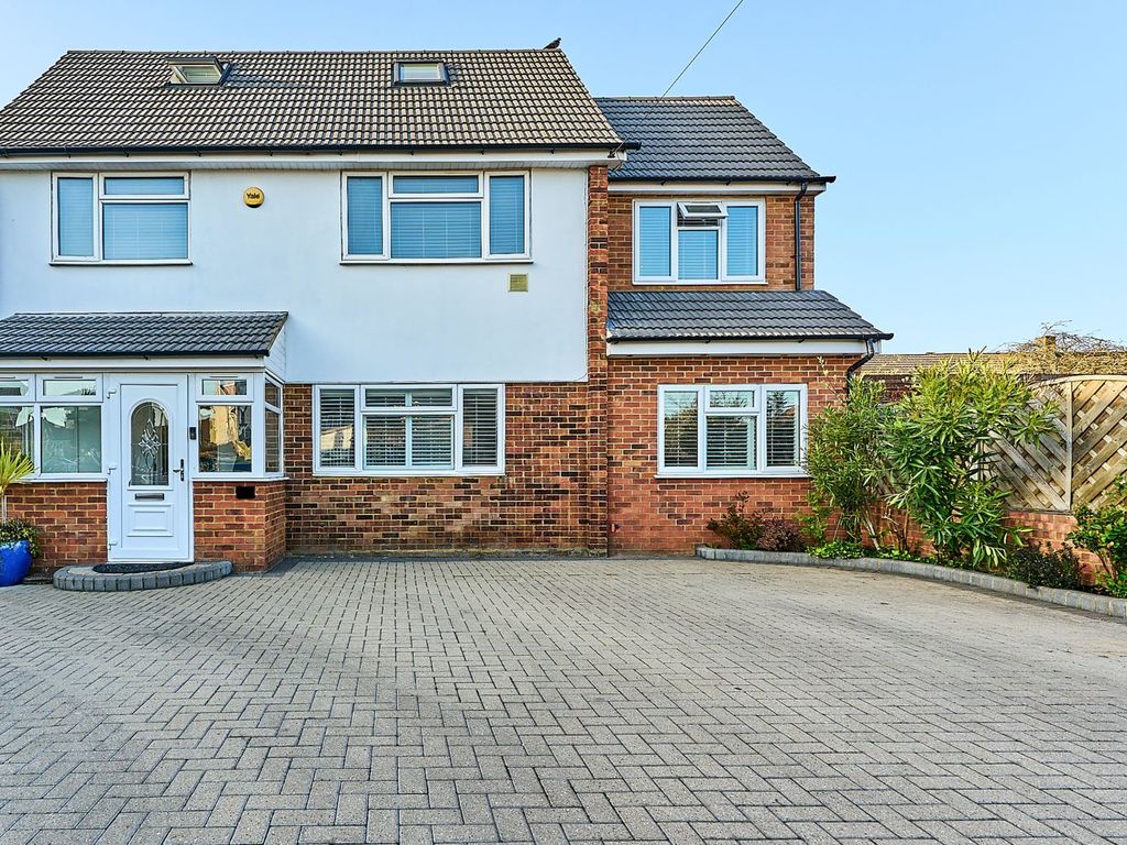 4 bed detached house for sale in Kevin Close, Hounslow TW4 - Zoopla