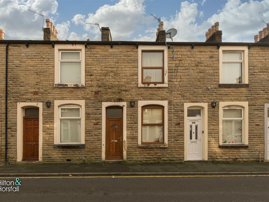 2 Bed Terraced House To Rent In Leyland Road Burnley Lancashire Bb11