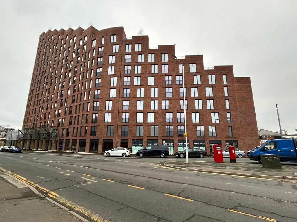 1 bed flat to rent in Whitehall Road, Leeds LS12, £950 pcm - Zoopla
