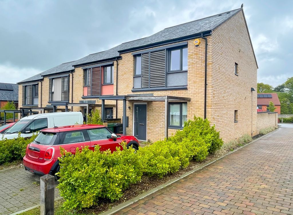 3 bed semi-detached house for sale in Abraham Way, Bordon GU35 - Zoopla