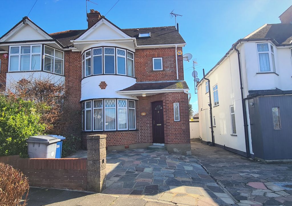 4 bed semi-detached house to rent in Friars Walk, London N14, £3,000 ...