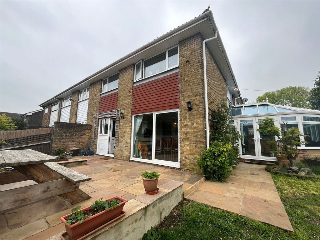 4 bed end terrace house for sale in Mackenzie Way, Gravesend, Kent DA12, £375,000 - Zoopla