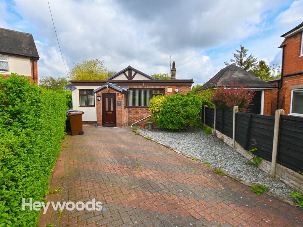 2 Bed Detached Bungalow For Sale In Yoxall Avenue Hartshill Stoke On
