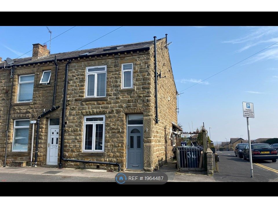 Room to rent in Street, Morley, Leeds LS27, £750 pcm - Zoopla