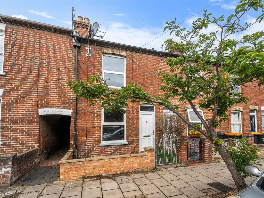 2 bed terraced house for sale in Beaconsfield Street, Bedford MK41, £ ...