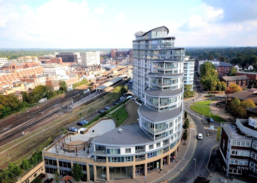 2 bed flat for sale in Station Approach, Woking GU22 - Zoopla