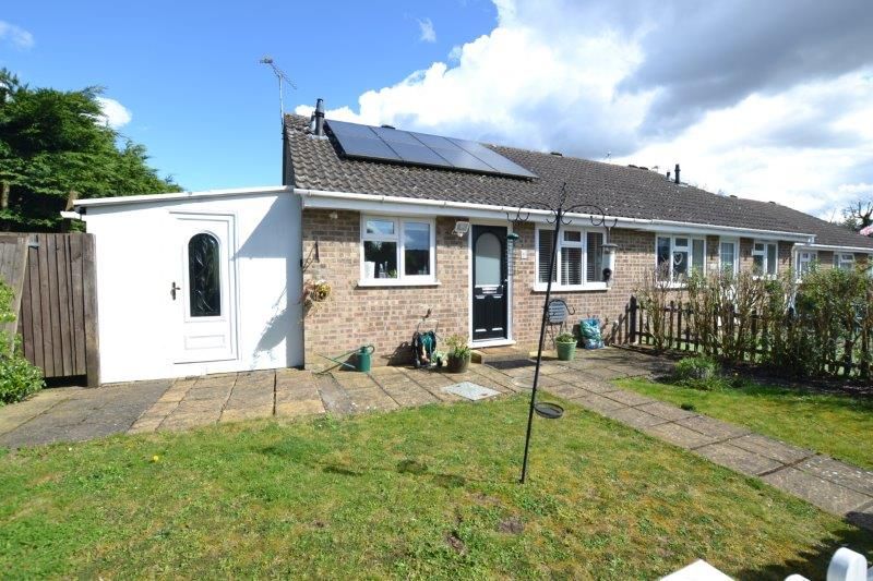 2 bed bungalow for sale in Lavender Gardens, Bordon GU35 - Zoopla