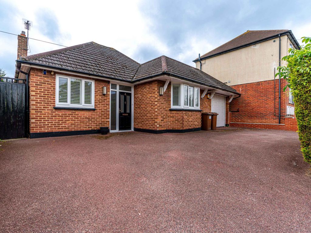 3 bed bungalow to rent in Pattens Lane, Rochester, Kent ME1, £1,895 pcm ...