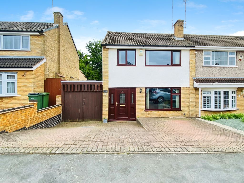 3 Bed Semi Detached House For Sale In Pits Avenue Braunstone Town Le3