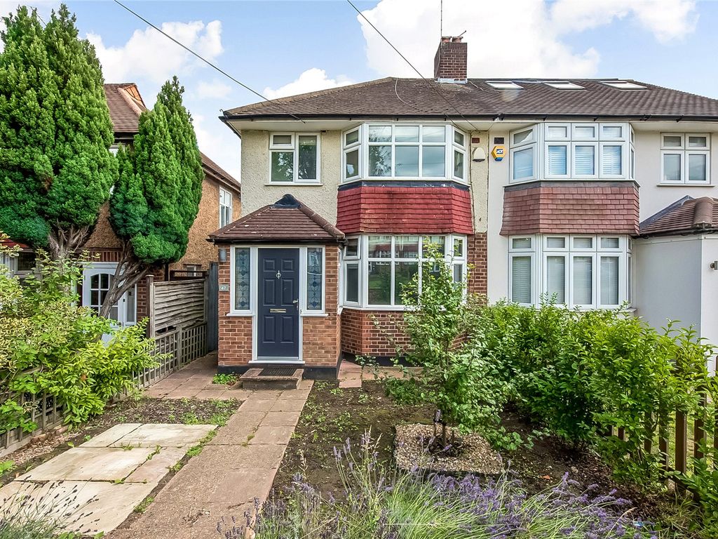 3 Bed Semi Detached House For Sale In Jevington Way Lee Se12 £475 000