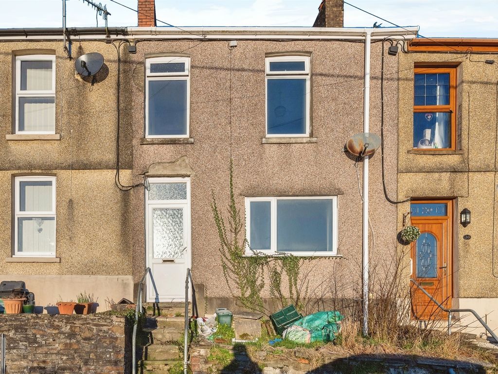 3 Bed Terraced House For Sale In New Road Cilfrew Neath Sa10 £70 000