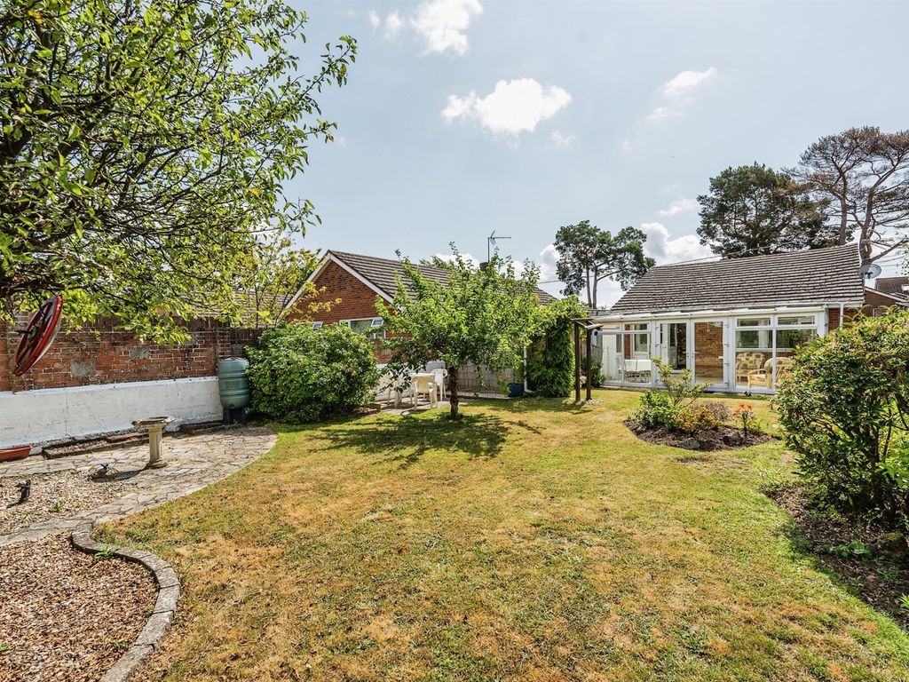 2 Bed Detached Bungalow For Sale In Crescent Road North Baddesley