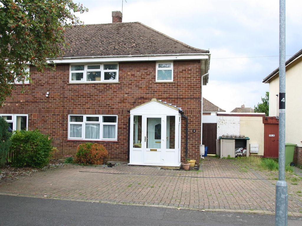 3 Bed Semi Detached House For Sale In Ashfield Grove Bletchley Milton