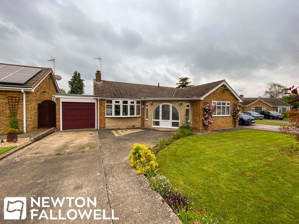 3 Bed Detached Bungalow For Sale In St Stephens Road Retford Dn22 £